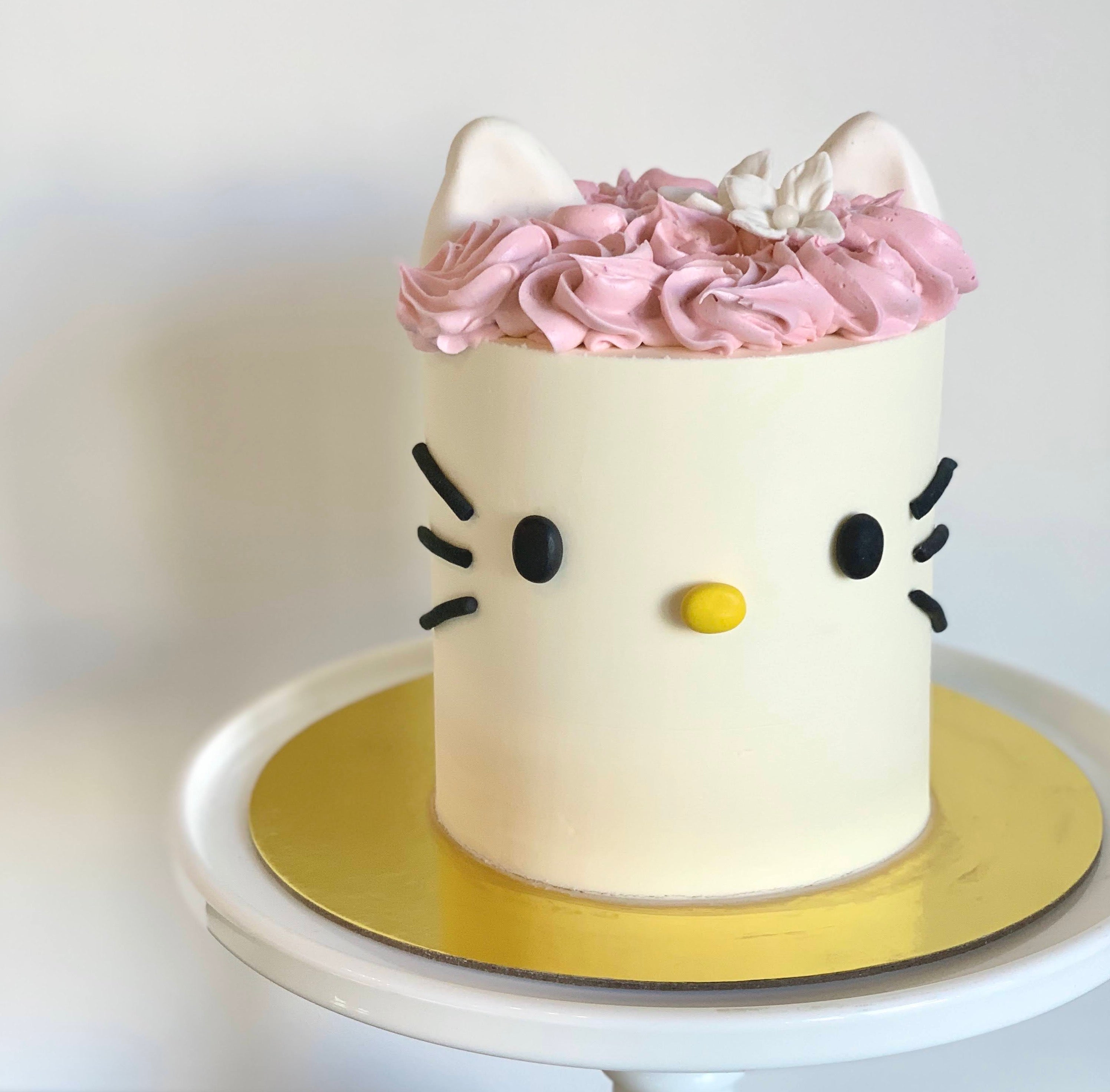 Coolest Hello Kitty Cake Hello Kitty Ombre Fondant Cake Bakersfun